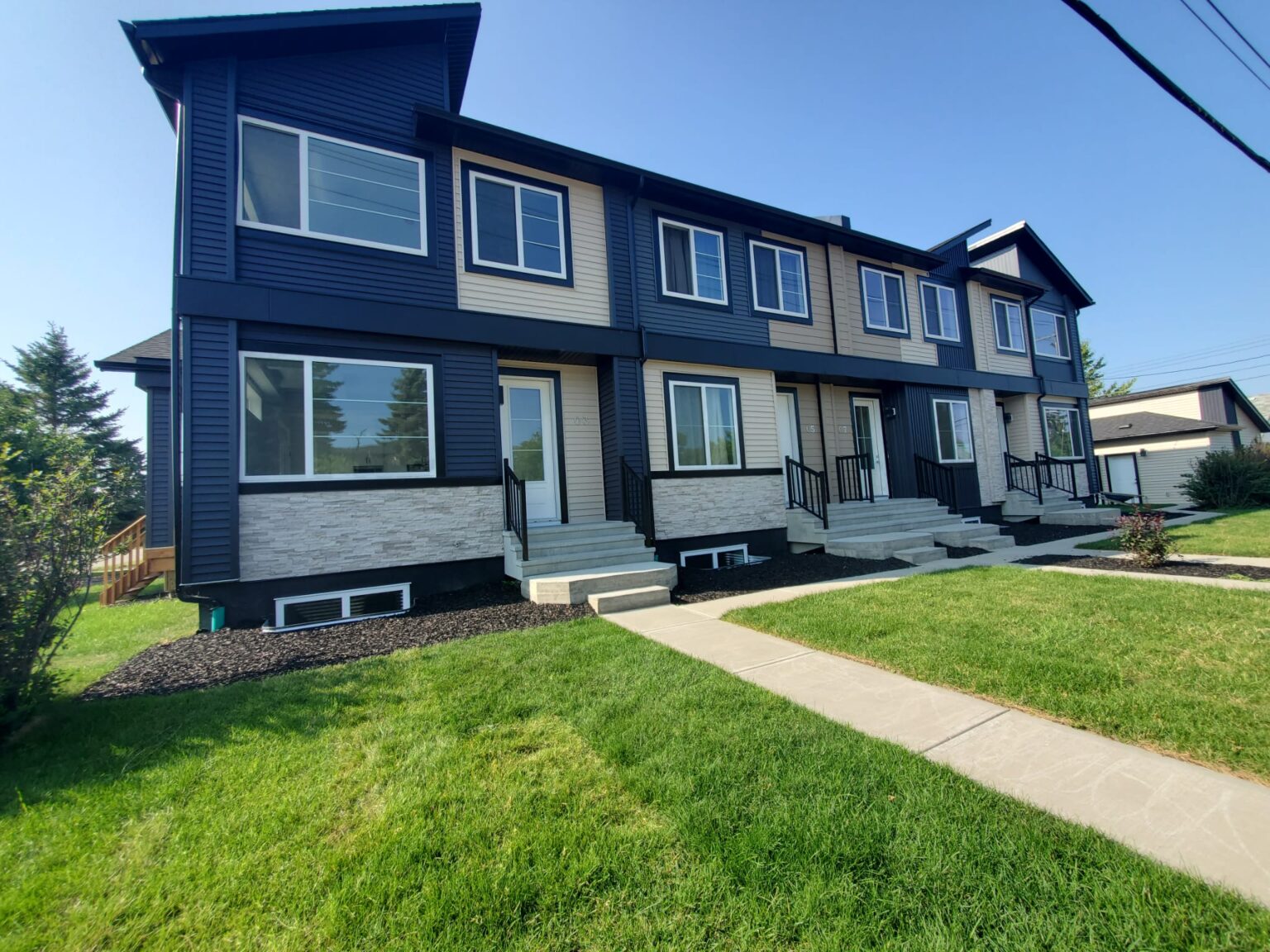 James Mowatt Trail Townhouse Complex – Omega Land Developments